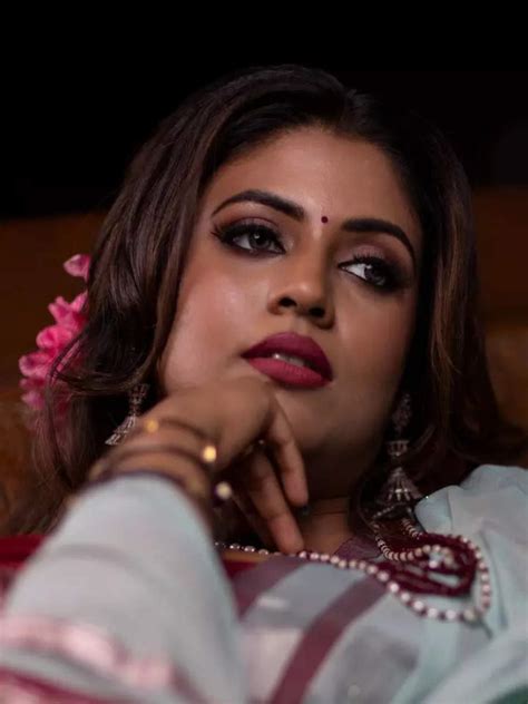 ഇനിയ തമിഴ് സിനിമയിൽ ശ്രദ്ധ പതിപ്പിക്കാൻ കാരണമിതോ Malayalamsamayam