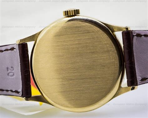 Patek Phiippe 570 Calatrava 570j 18k Yellow Gold Case That Is In Excellent Condition With