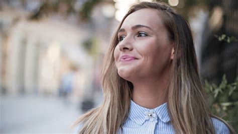 10 Little Things People Do That Reveal Their True Character Yourtango