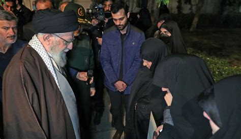 تصاویری از خانواده شهید سید رضی موسوی در کنار رهبر انقلاب فیلم