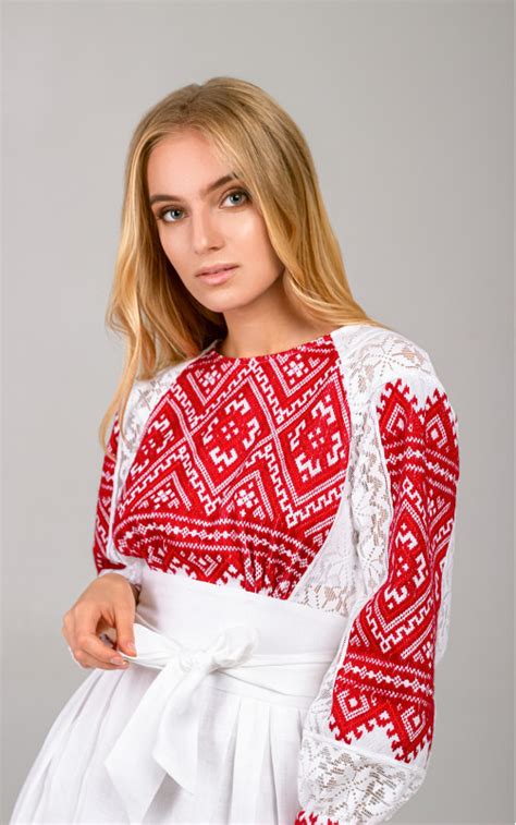 Плаття вишиванка максі біле Світанок червоний купити в інтернет магазині Синій Льон