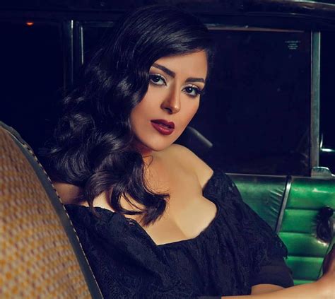 نهى عابدين تعلن إعتزالها مهنة التمثيل بشكل مفاجيء حلوة