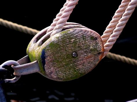 무료 이미지 분기 이슬 사진술 포트 닫기 몹시 떠들어 대다 닫다 편물 속박 부속품 배송 해상 배 매는 기둥 매듭 짠 항해 매크로 사진 구류