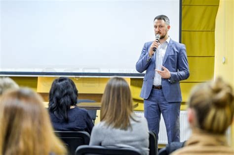 会议免抠元素 商务人士研讨会会议办公室培训 素材免费下载 626像素 格式 编号69201458 千图网