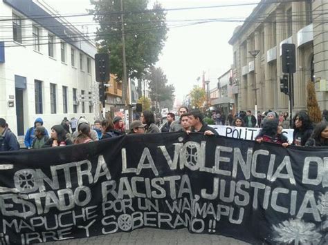 Un grupo de personas se manifestó en Concepción a favor de los