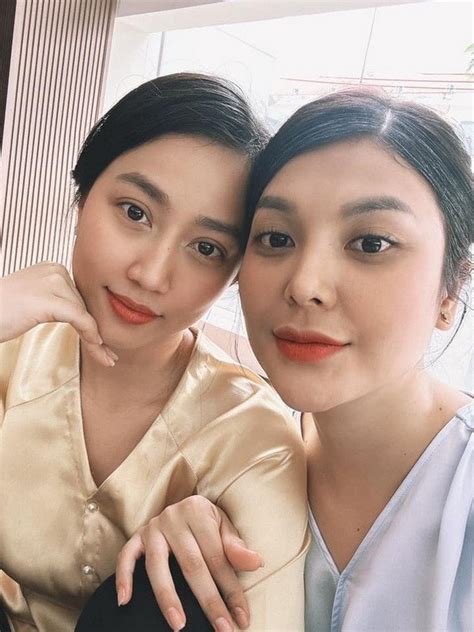 Hậu trường cực xinh của Lily Chen trong Mẹ Rơm cực thân với tình địch