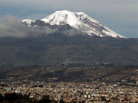 Una Avalancha En El Chimborazo La Montaña Más Alta De Ecuador Dejó Al