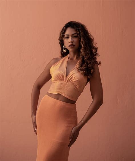 La Cassandra Busca Representar Sus Raíces Con Su Talento Artístico