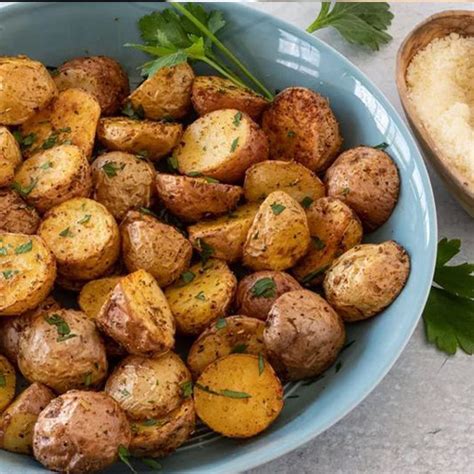 Печени картофи пресни с масло кг