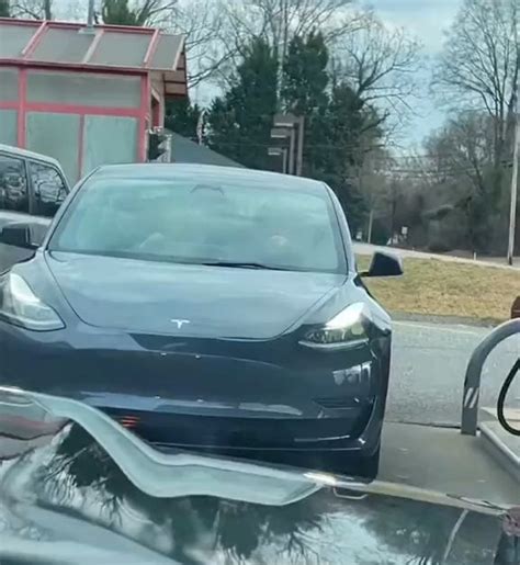 Woman Tries To Fill Up A Tesla With Gas Rfacepalm