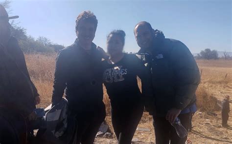 Fans Se Toman Fotos Tras El Accidente De Los Alegres Del Barranco