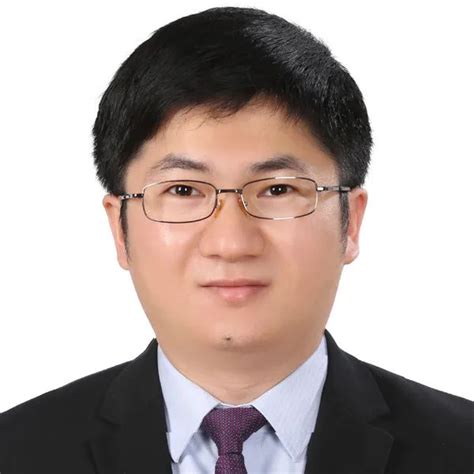 清华张超教授揭开二进制迷雾 分享机器语言大模型如何点亮软件安全分析的未知领域 追AI的人第38期来咯 智源社区