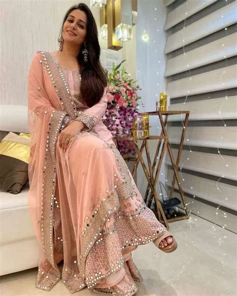 This Actresss Outfits Are Best For An Iftar Party