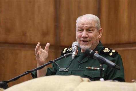 مشاور عالی فرمانده کل قوا امروز دشمن در خانه های ما است؛ فضای مجازی شمشیر دو لبه است