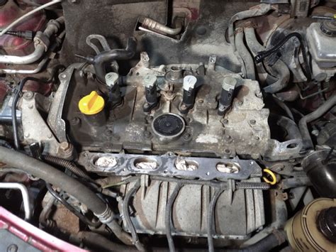 Замена прокладок впускного коллектора — Renault Sandero 1g 1 6 л 2010