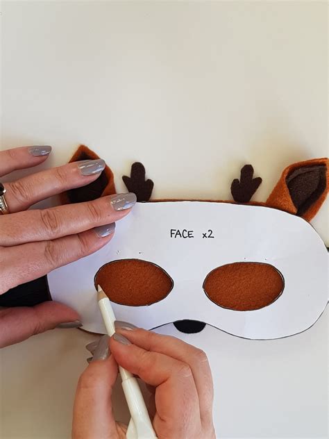 Make Cute Deer Masks For Some Woodland Fun Diy Felt Crafts
