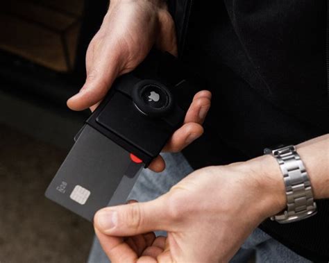 7 Best Airtag Wallets For Men In 2025 Werd