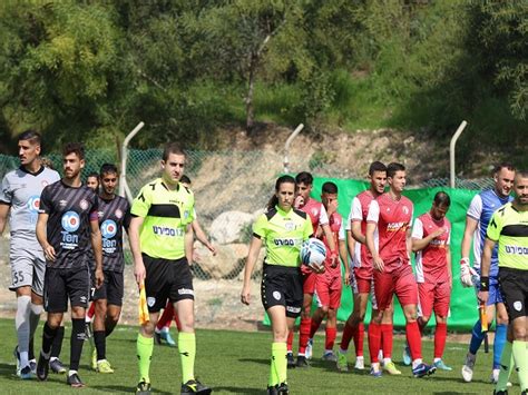 במחצית השניה הפערים באו לידי ביטוי שחקני הקבוצות טרם המשחק דאפר מאחמיד