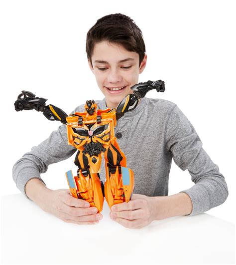 Figura Transformers Mega One Step Bumblebee Hasbro Toymania