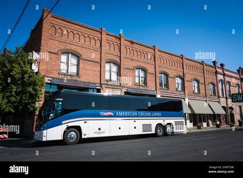 Tourists Arrive By Bus At The Pendleton Chinatown Underground Tour