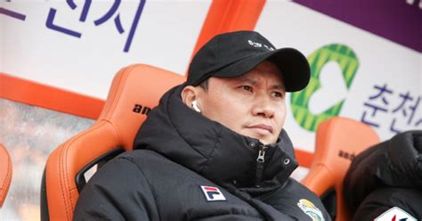 생각이 너무 많았다 수석코치 시절 떠올린 정경호 감독 이정효와의 지략 대결서 웃었다
