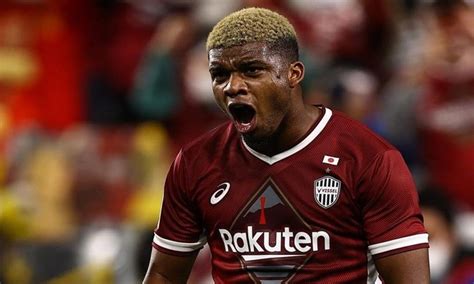 Coritiba e Cruzeiro disputam contratação do atacante Lincoln ex Fla