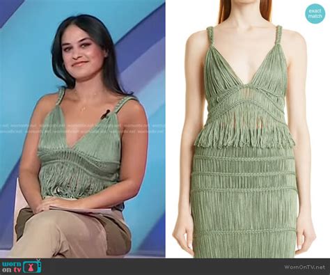 Page 4 Latest Outfits Worn On TV