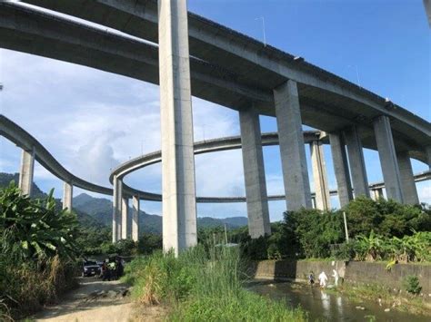 台男走上國道6號「橋聳雲天」 從70米墜落身亡 墜落高架橋 新唐人电视台