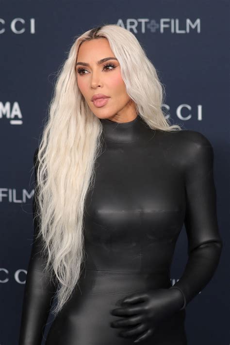 Kim Kardashian Deja Atrás El Rubio Platinado Y Sorprende En Instagram