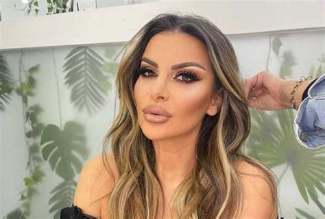 Me Këtë Veshje Gjyste Vulaj Ja Qet ‘flakën Instagramit