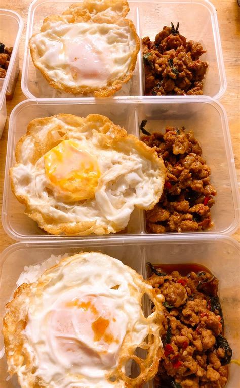 ออร์เดอร์ข้าวกระเพรา ไข่ดาวจำนวน100กล่ ข้าวต้มเเห้งคุณนิว