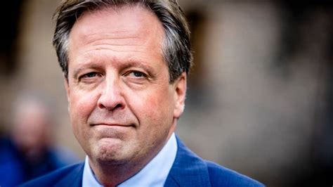 Alexander Pechtold Presenteert Nieuwe Versie Van De Achterkant Van Het