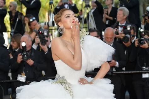 Cannes 2022 Red Carpet Urvashi Rautela Makes A Dreamy Debut In White