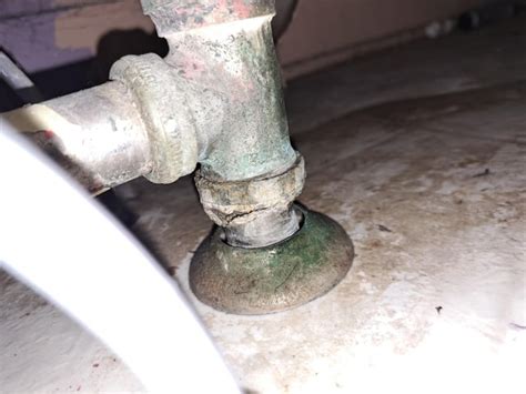Leaking Clawfoot Tub I Cant Afford A Plumber And The Leak Has Gotten