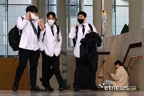 대형병원 곳곳 수술 취소 의료대란 현실화“항암치료도 제때 못 받아” 전자신문