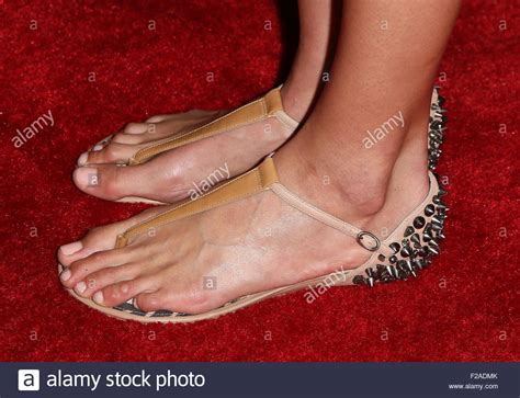 Alix Klinemans Feet