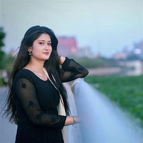 Alis Model Alismodel • Instagram Photos And Videos