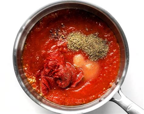 Томатная паста — рецепт красного соуса для пиццы, мяса и овощей ...