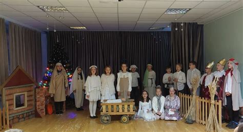 a ir b klasių muzikinis vaidinimas Jėzaus gimimo istorija Vilniaus Šeškinės pradinė mokykla