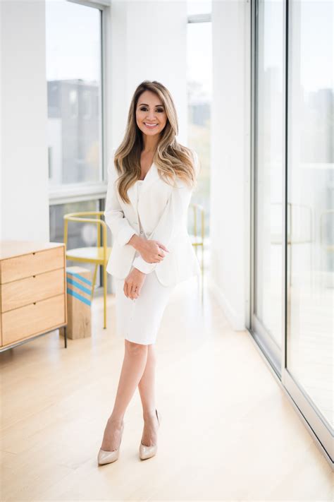 Denver Real Estate Agent Photoshoot Examples Loan Hau Artofit