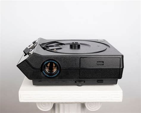 Kodak Carousel 4600 35mm Slide Projector W Ektanar C 102mm F28 Lens