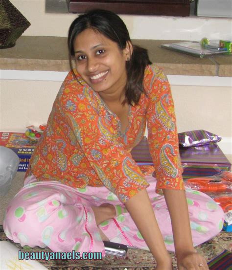 Sexy Indian Hot Bengali Aunty Hot Photos