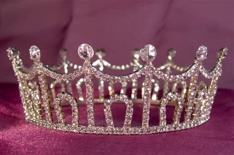 Princess Crown Wallpapers Top Free Princess Crown Backgrounds Wallpaperaccess