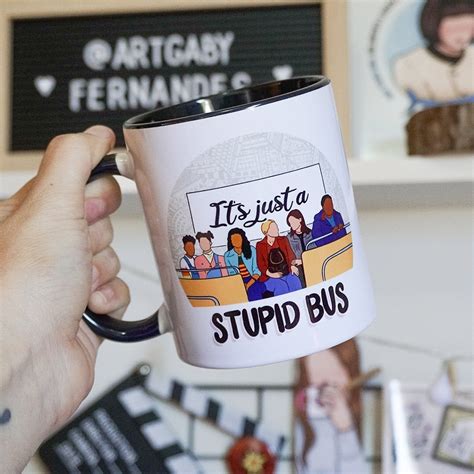 Caneca Sex Education Aimee Art Gaby Fernandes