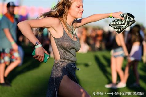 國外音樂節型男靚女潮搭穿的就是態度！ 每日頭條