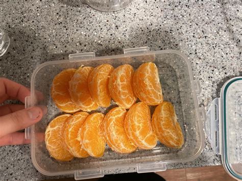 마흔이 되고보니 반복되는 일상의 가치가 몹시 크게 느껴진다 감사하다 라는 것 말고 매일 내가 하는 것들이 곧 내가 된다던 흔한 자기계발서의 그 말의 체감 이랄까