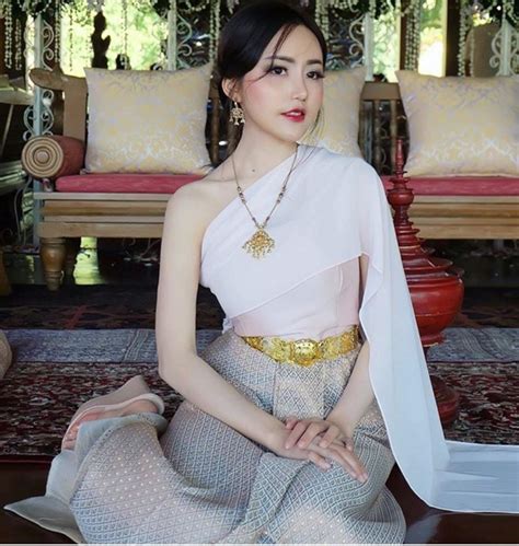 Tan Ch Y V I V Xinh P C A Hotgirl Th I Lan