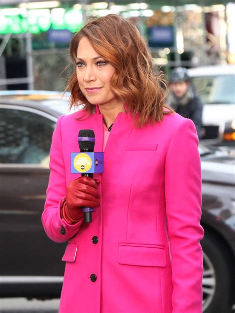 Gmas Ginger Zee Claps Back At Rude Troll Who Blasted Meteorologist On
