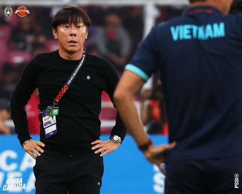 Reaksi Tak Biasa Shin Tae Yong Saat Disapa Pemain Timnas Indonesia U 16