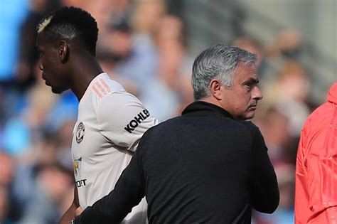 Manchester United News Legendary Defender Doubts Relationship Between